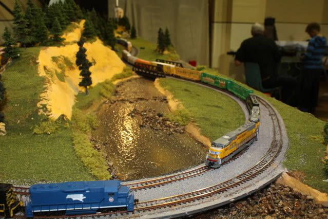 our new Z layout 'Shasta' debuts at Millom 2012 model Railway Show ...